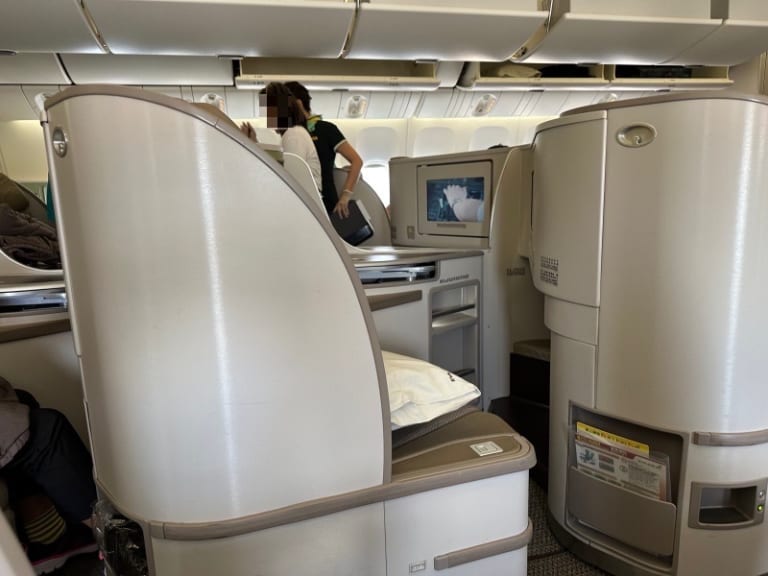 【EVA B777-300ER】ホーチミン=台北便ビジネスクラス搭乗レビュー｜事前食事オーダーでは限定メニューを選択できるのが嬉しい ...
